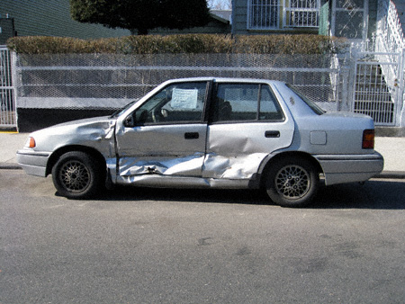 Busted Up Car on Decatur : newyorkshitty.com
