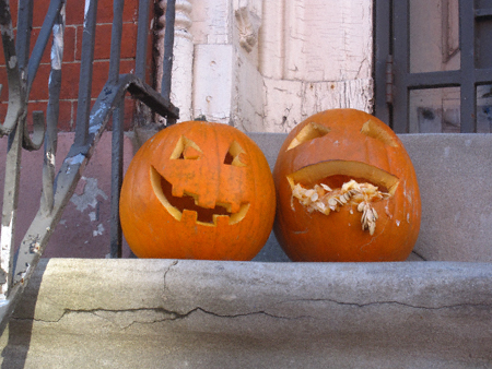 Williamsburg Halloween Watch: Blowing Chunks : newyorkshitty.com